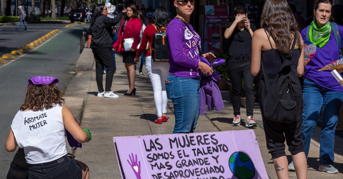 Political Issues in Mexico: Uncovering Corruption, Violence, and Social ...